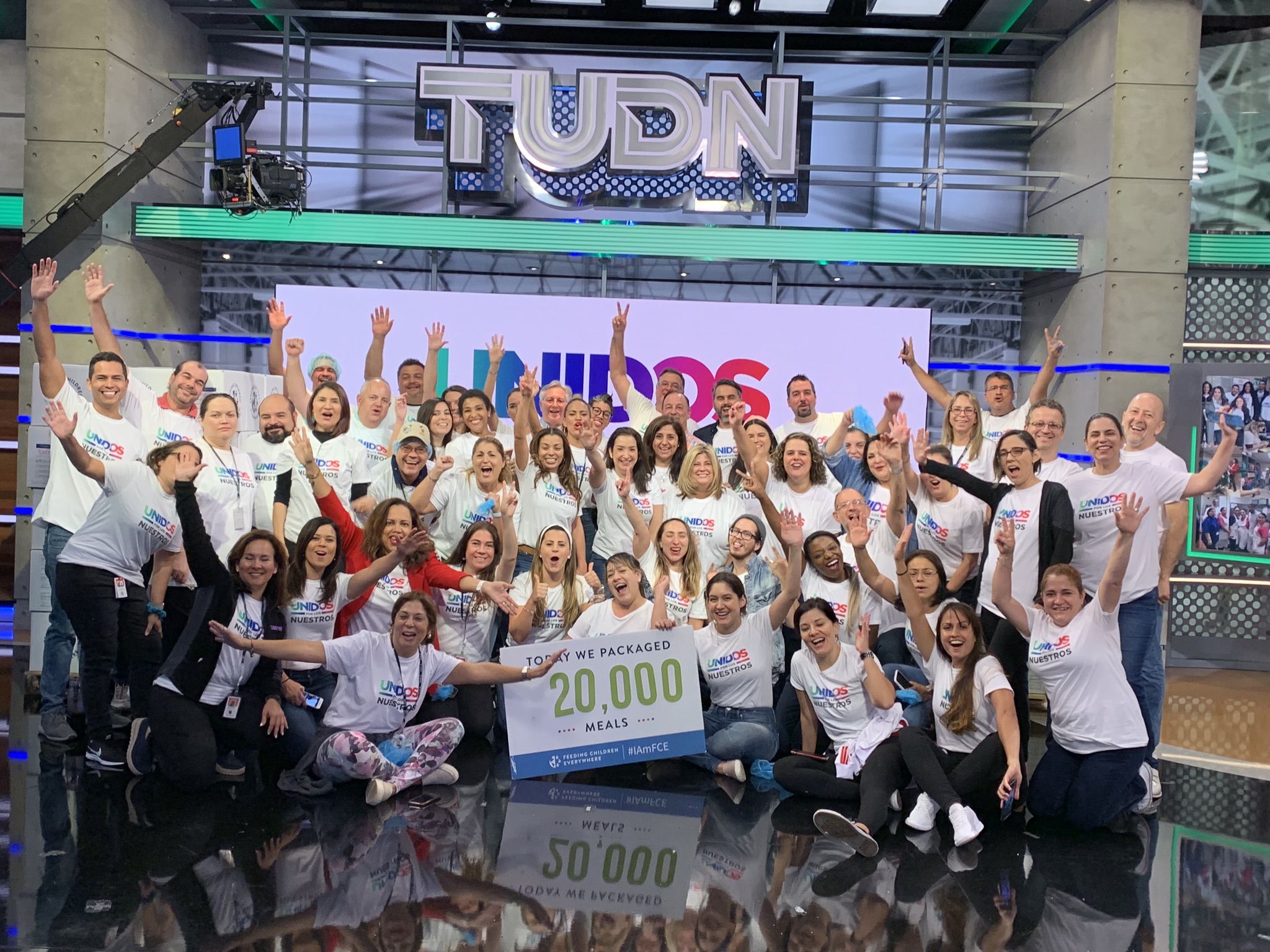 Univision Celebrates Second Annual Day of Service, Unidos Por Los ...