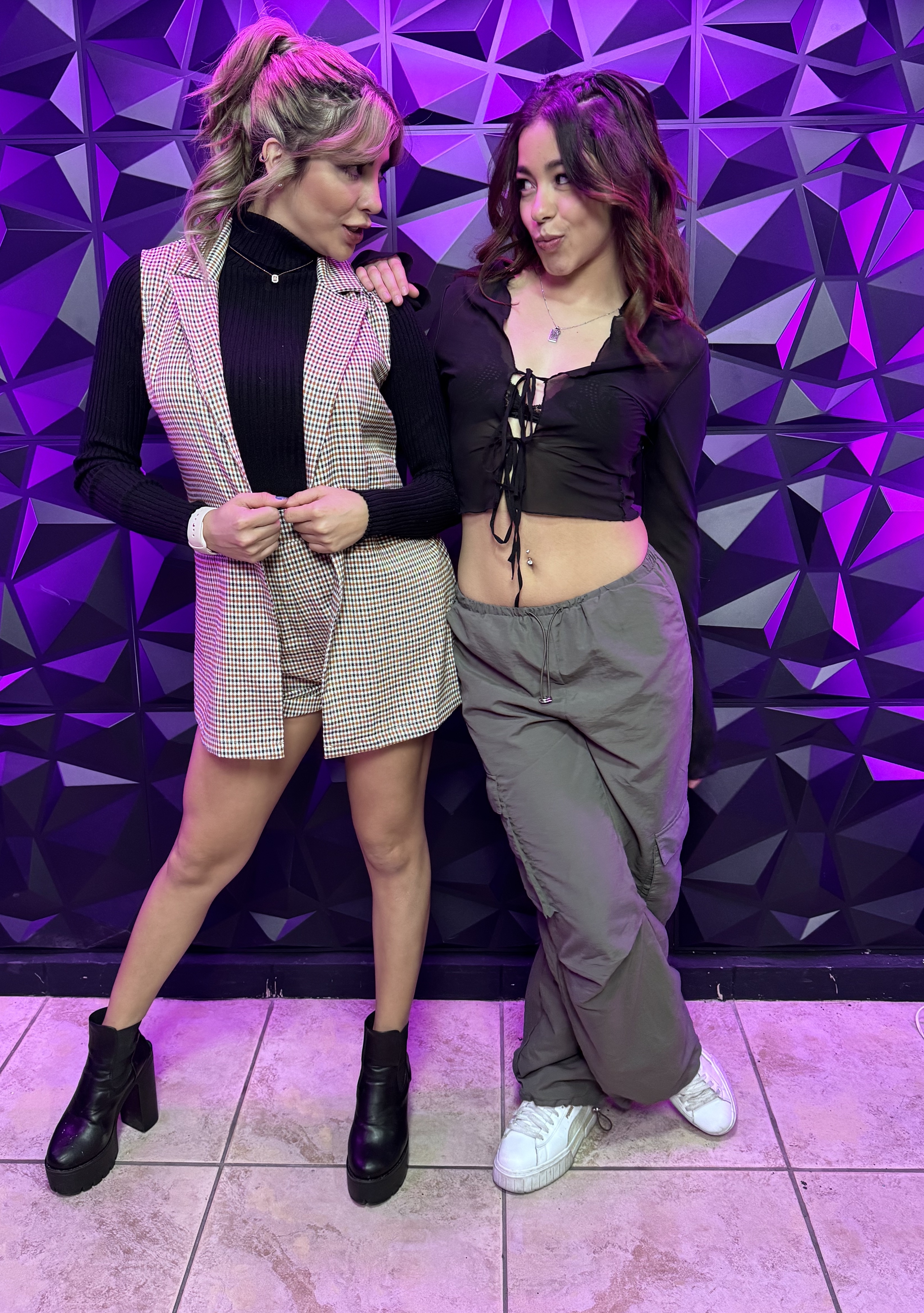 Uforia and Trendsetter Studios Launch Dos Chicas al Límite: A Podcast ...